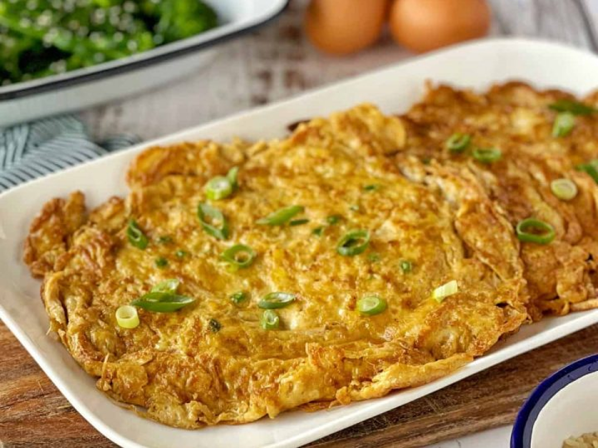 Quick & Easy Egg Foo Young Recipe (Restaurant Style)